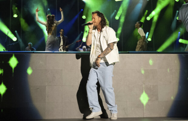 Tyler Hubbard Botched the Lyrics to “Red Solo Cup” During the Toby ...