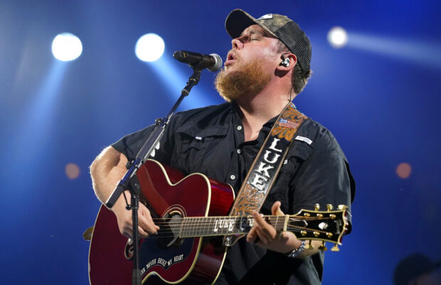 Luke Combs Hung His Rejection Letter from “The Voice” on His Wall for ...