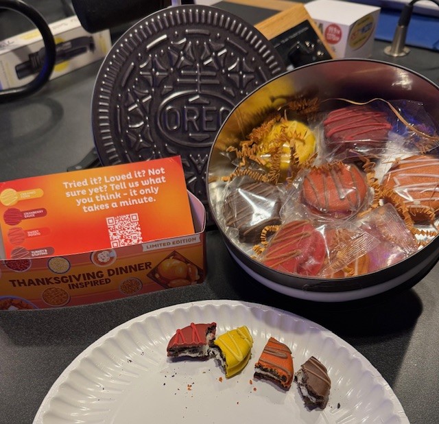 Thanksgiving Dinner Inspired Oreos | 95.7FM WZID
